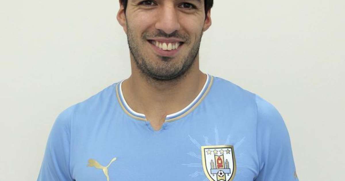 Suárez diz que joelho está bem e que segue no "caminho certo"