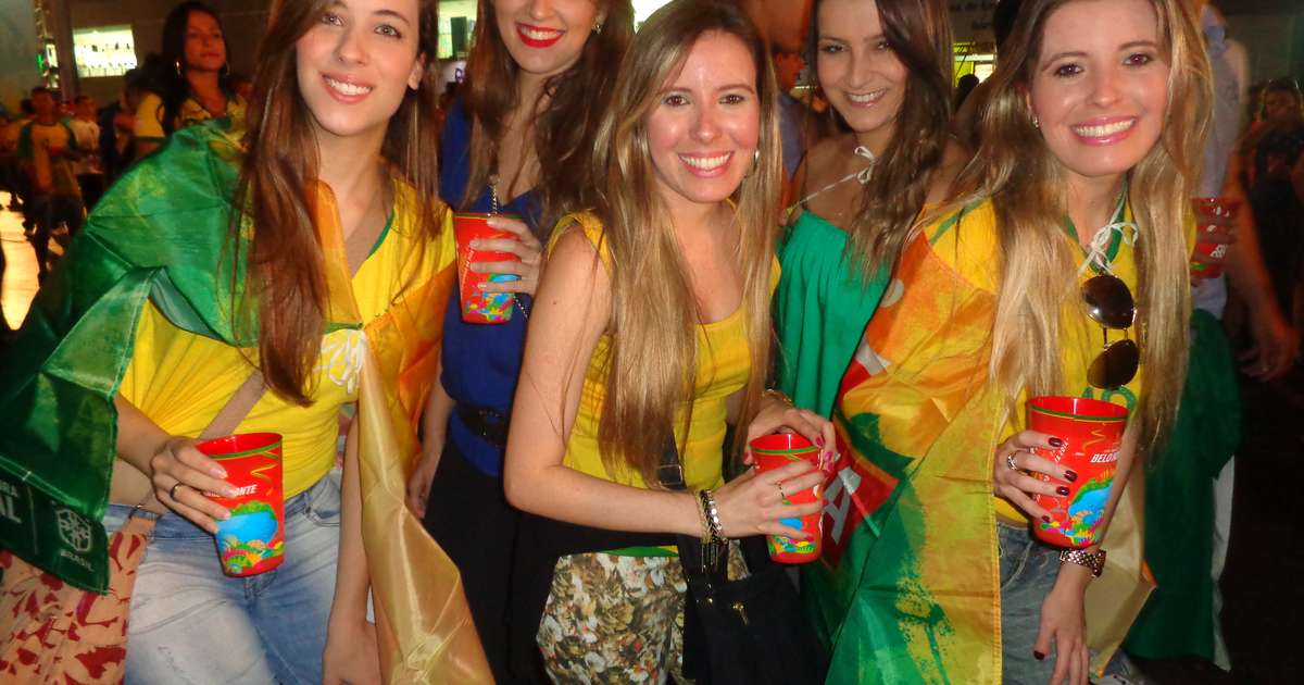 Torcedores fazem muita festa na Fan Fest em Belo Horizonte