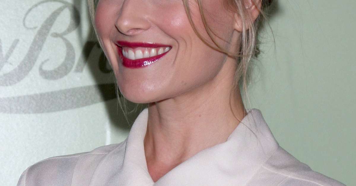 Franja e volume valorizam rosto triangular; entenda