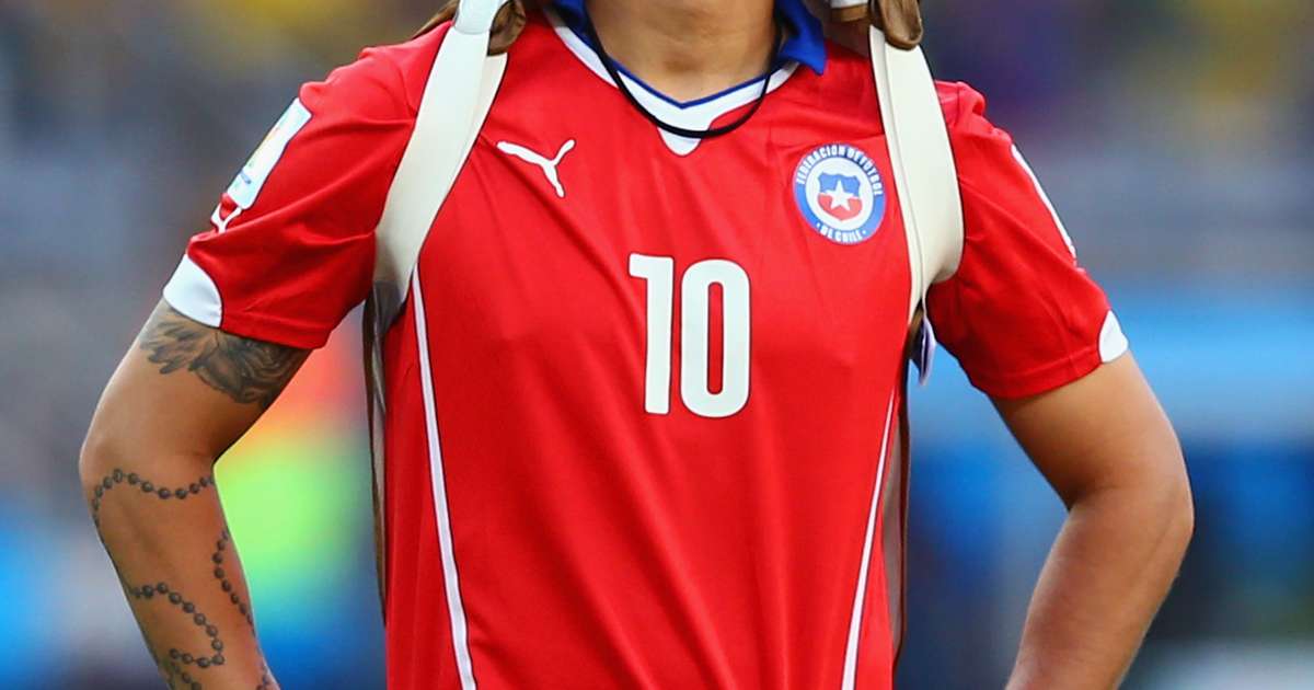 Capitão do Chile aprova possível retorno de Valdivia à seleção