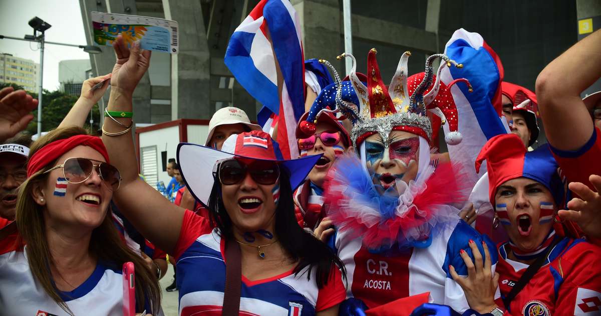 Copa 2014: torcedores se preparam para jogo Holanda x Costa Rica