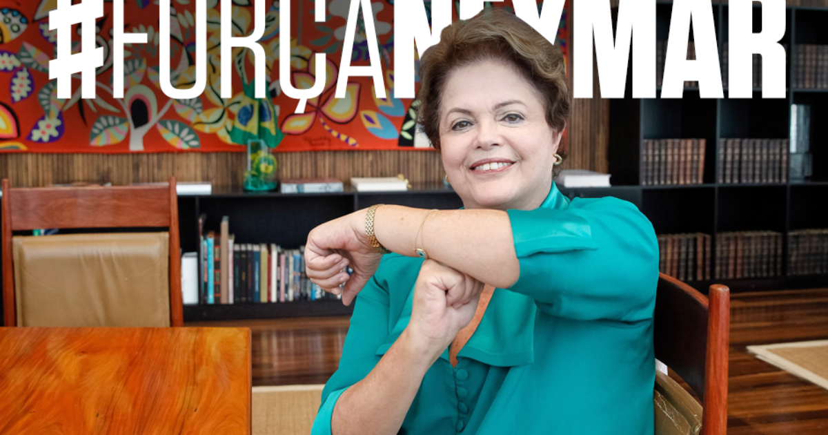 Dilma começa campanha vinculando imagem à Copa do Mundo