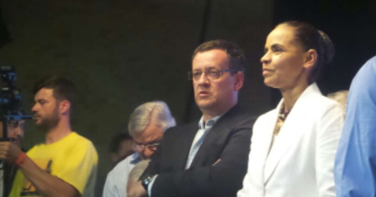 Marina reclama de "aliança estratégica" entre PT e PSDB