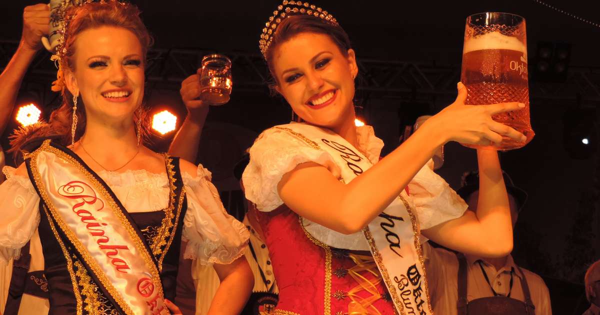 Blumenau: no último dia, Oktoberfest elege rainha e princesas de 2015