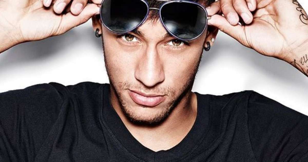 Neymar mostra lado popstar e estrela capa da The Times Magazine