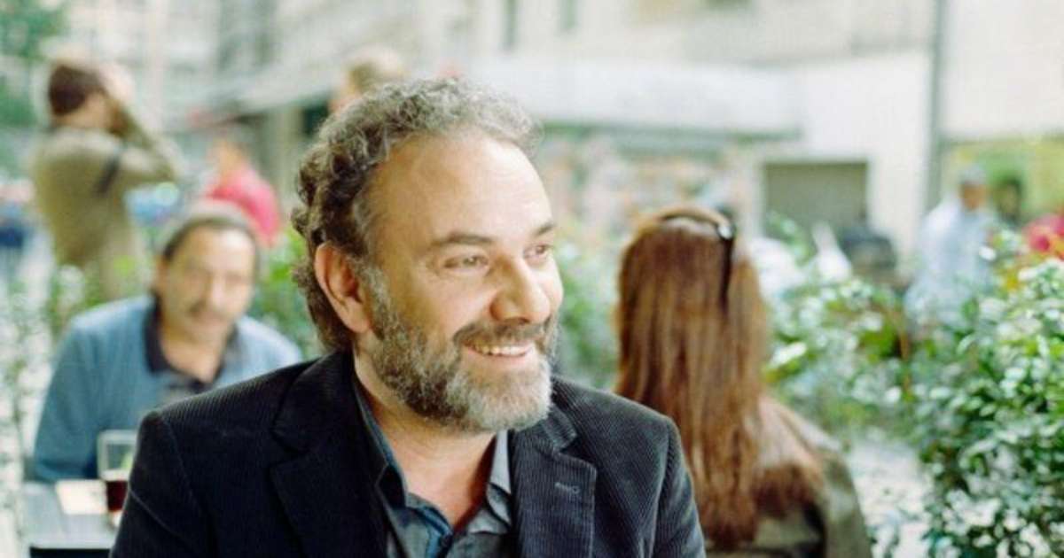 "Os Amigos" faz crônica delicada das relações afetivas