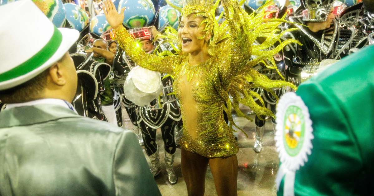 Desfile da Mocidade de Padre Miguel com Claudia Leitte e Paulo Barros