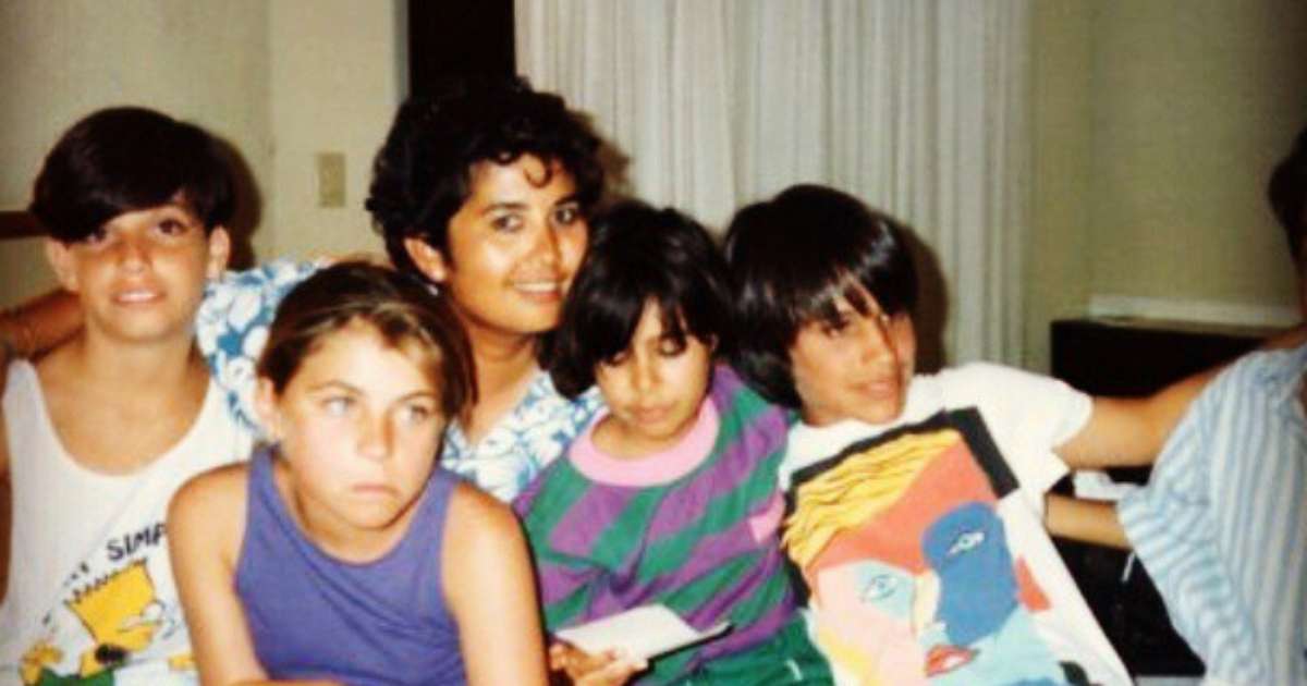 Lembra? Valéria de 'Carrossel' posta foto antiga com atores