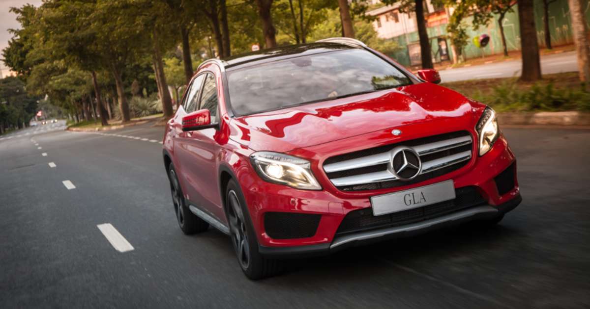 Teste de Mercedes-Benz GLA 250, SUV de luxo com 211 cavalos