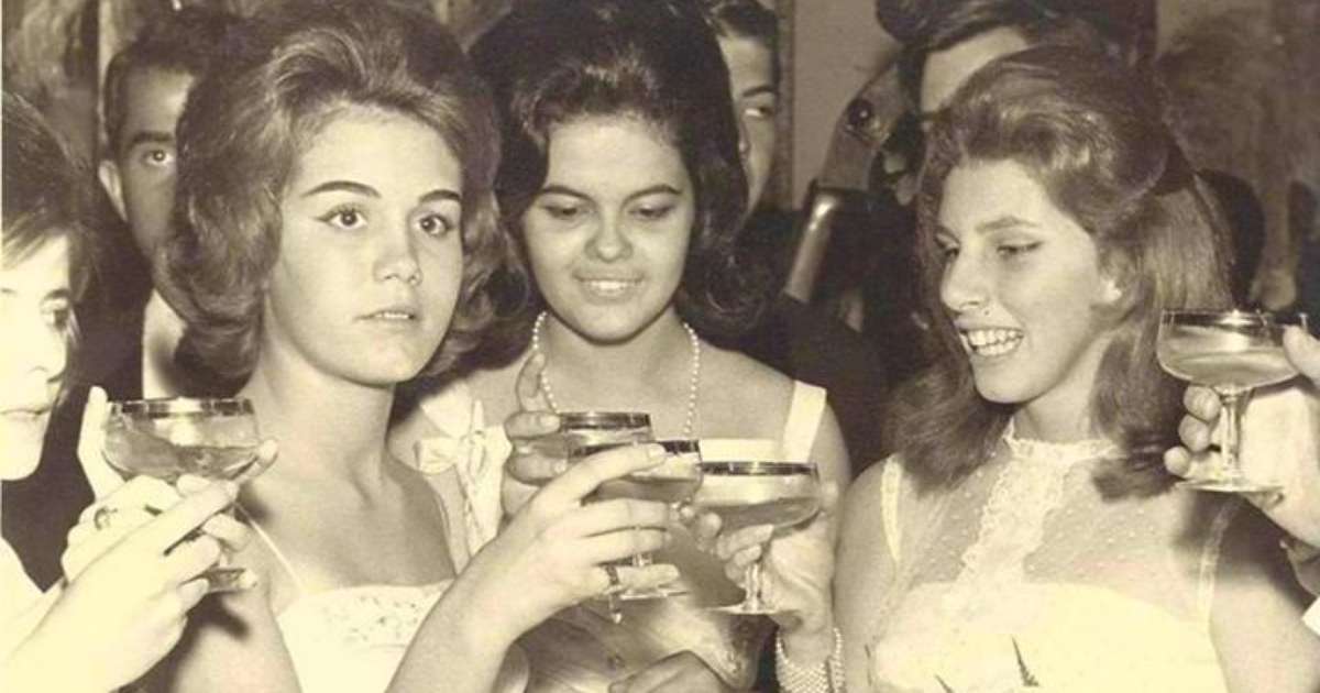 Antes da guerrilha: escritor posta foto de Dilma debutando