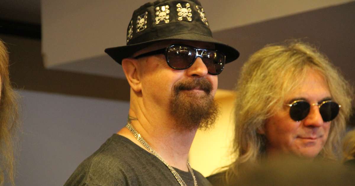 Rob Halford diz manter causa LGBTT longe do Judas Priest