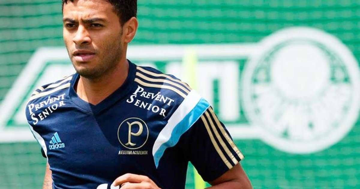 Físico ainda prejudica Cleiton Xavier e Zé Roberto sai por opção tática