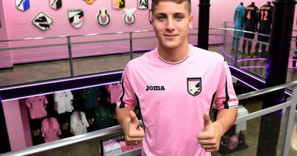 Matheus Cassini, ex-Corinthians, é apresentado no Palermo