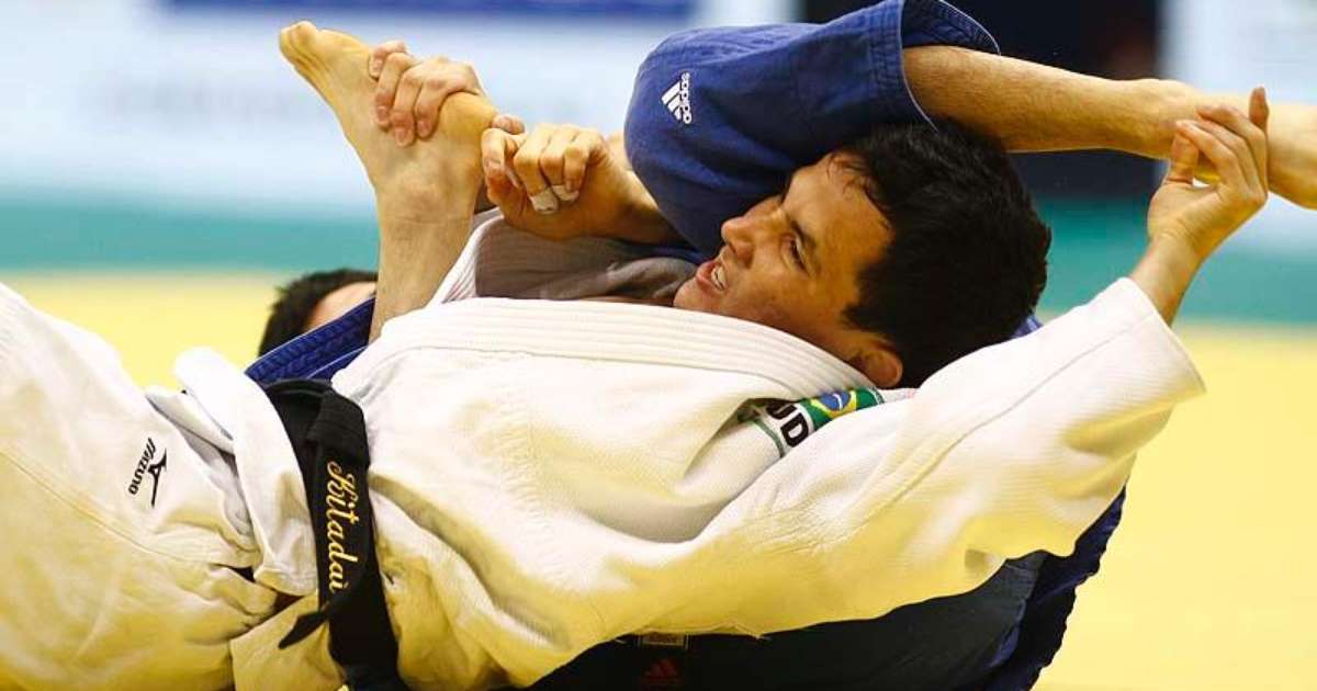 Felipe Kitadai é surpreendido por equatoriano e fica com a prata