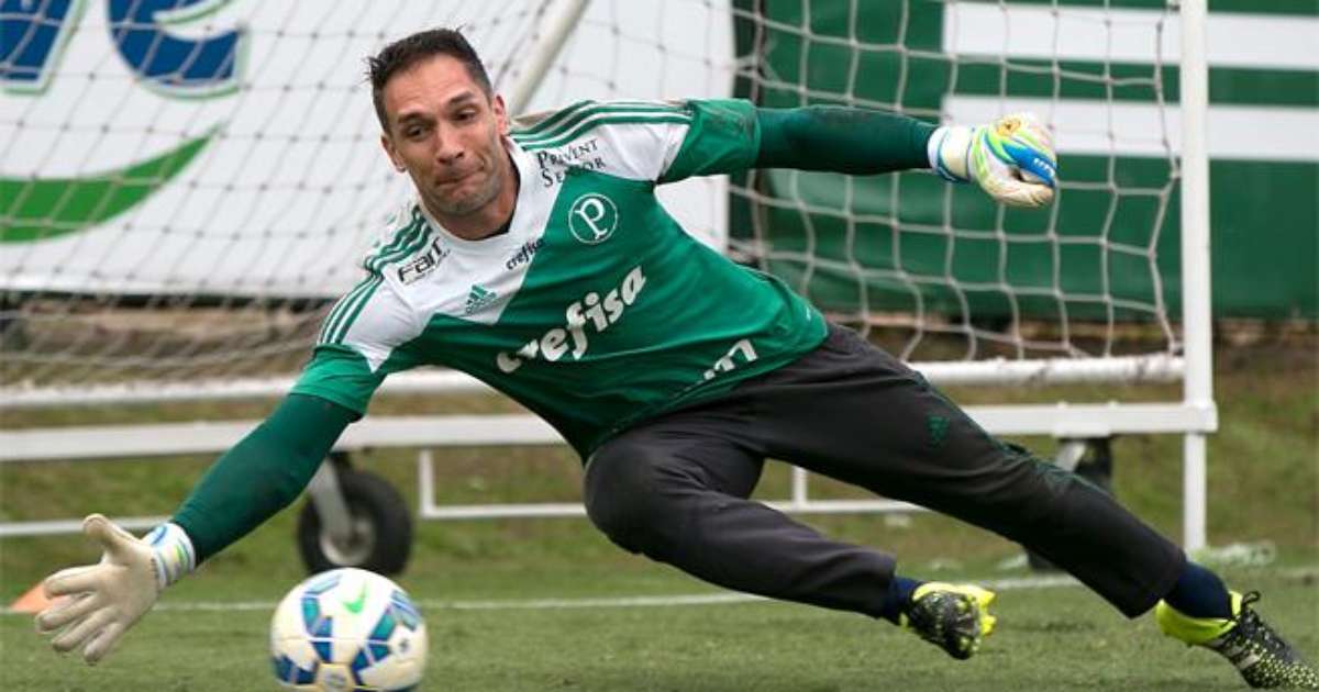 Prass se torna 10º goleiro com mais jogos no Palmeiras