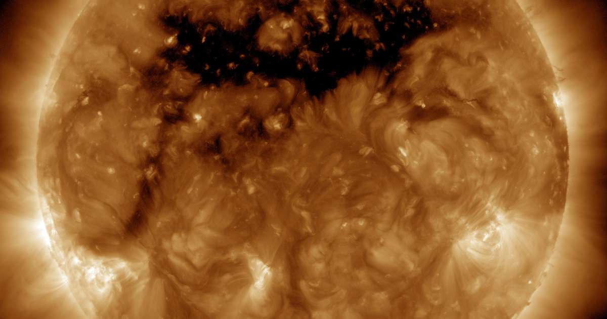 Nasa divulga imagem que mostra buraco coronal do Sol