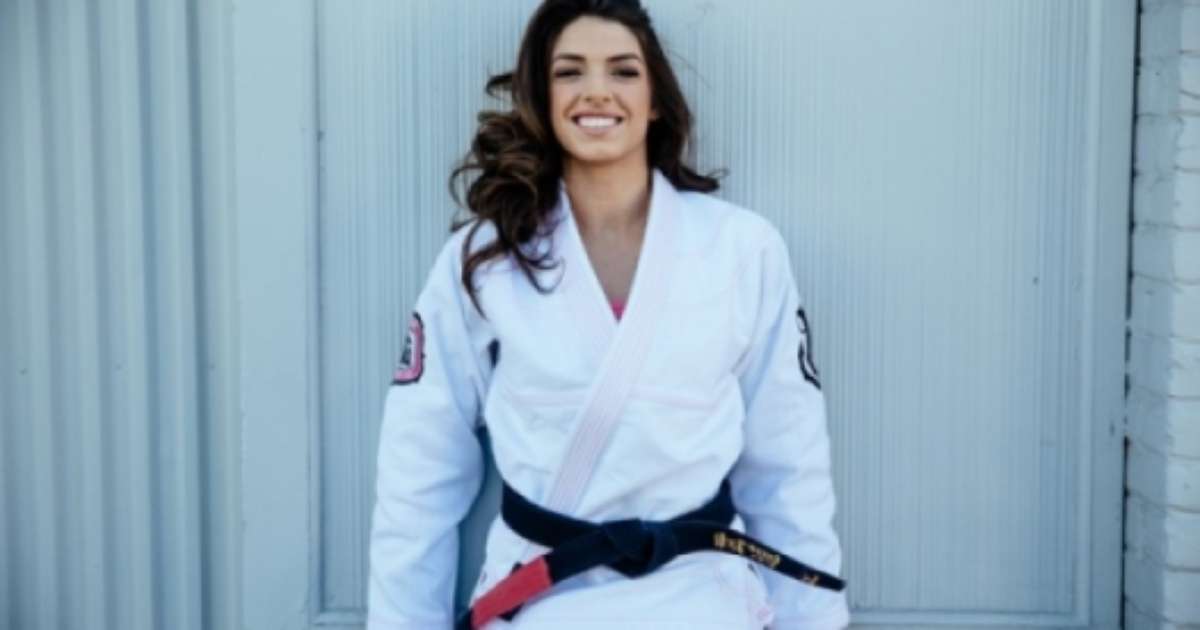 Mackenzie comemora evolução no MMA e sugere retorno em dezembro