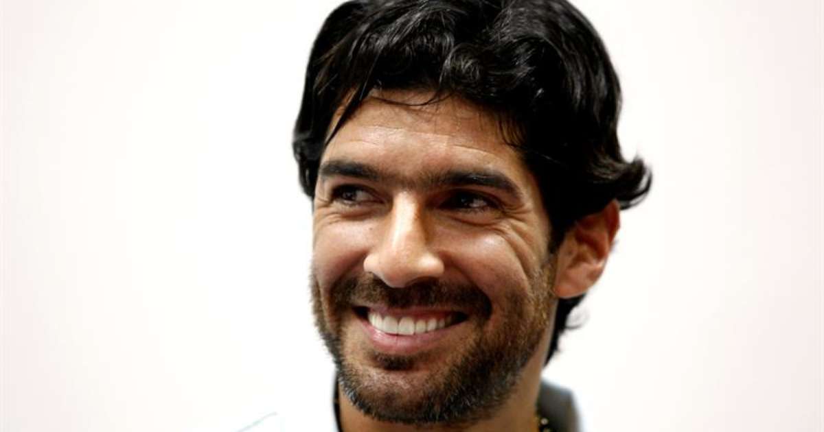 Loco Abreu volta ao futebol uruguaio para defender time da 2ª divisão