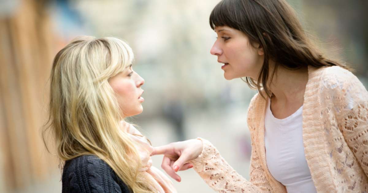 Vidente explica o conceito de inimizade cármica