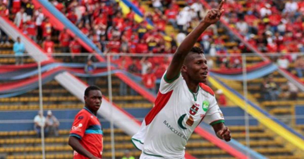 Arboleda é esperado na quarta para assinar até 2020 com São Paulo