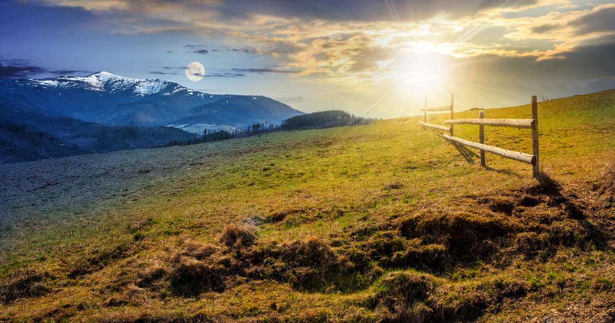 Por que a lua aparece de dia no céu?
