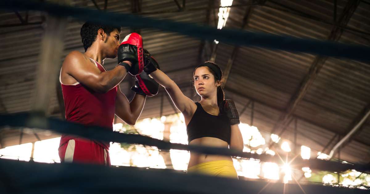 Com diversos benefícios, aulas de boxe se popularizam nas academias