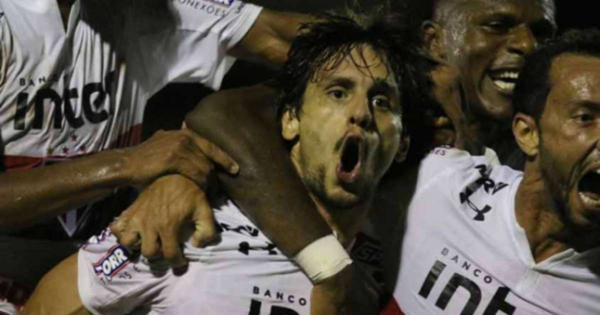 ATUAÇÕES: São Paulo volta a sofrer, mas Rodrigo Caio salva