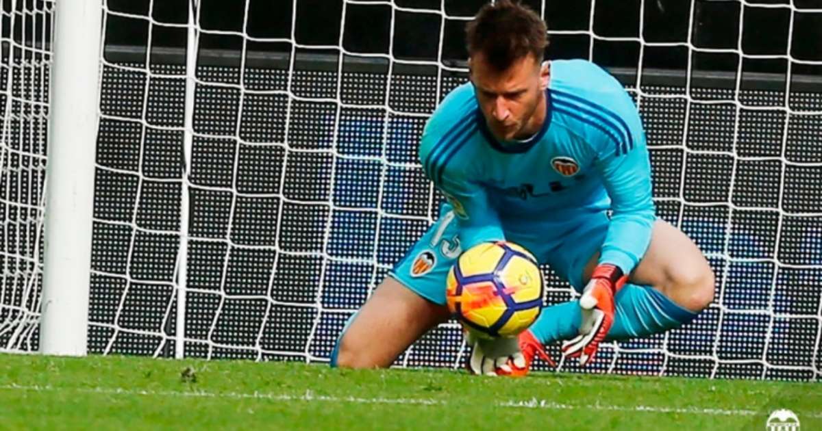 Neto comemora vitória do Valencia e e destaca foco na Seleção Brasileira