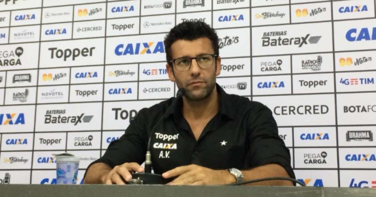 Valentim sobe o tom ao ser questionado sobre reservas do Grêmio: 'Não ...