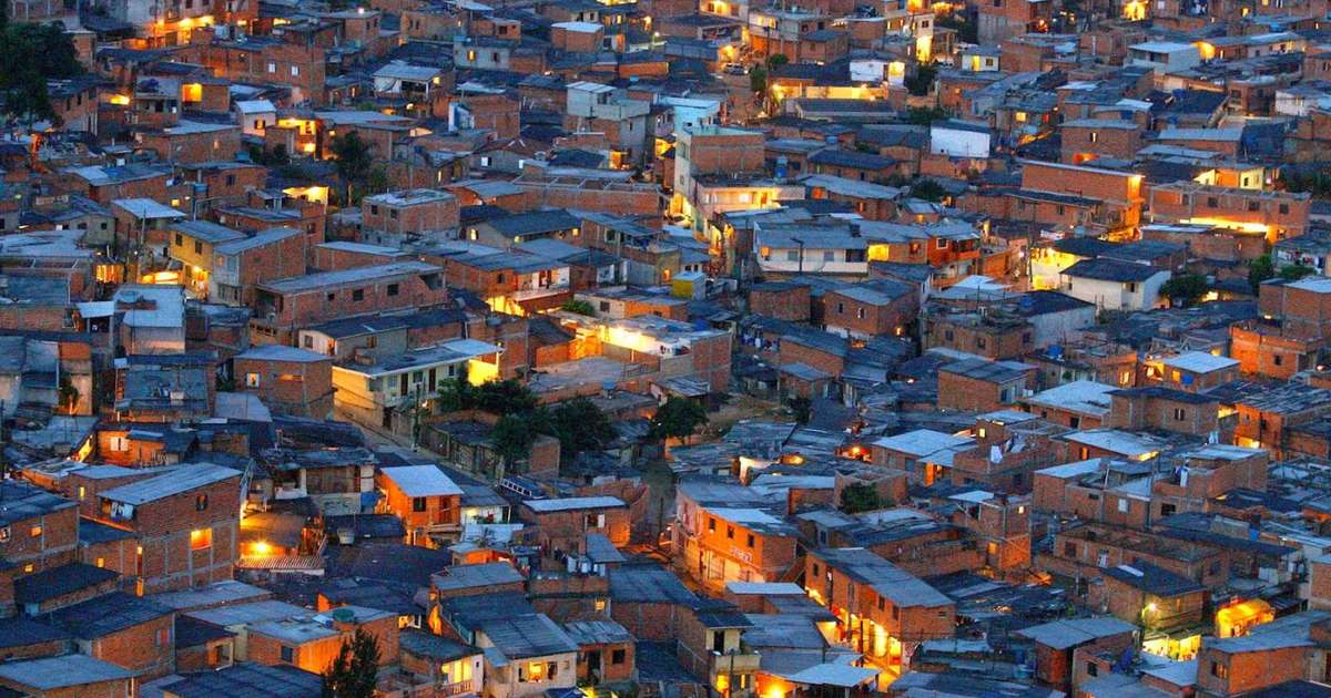 Paraisópolis, a maior favela de São Paulo, ganha banco e moeda próprios