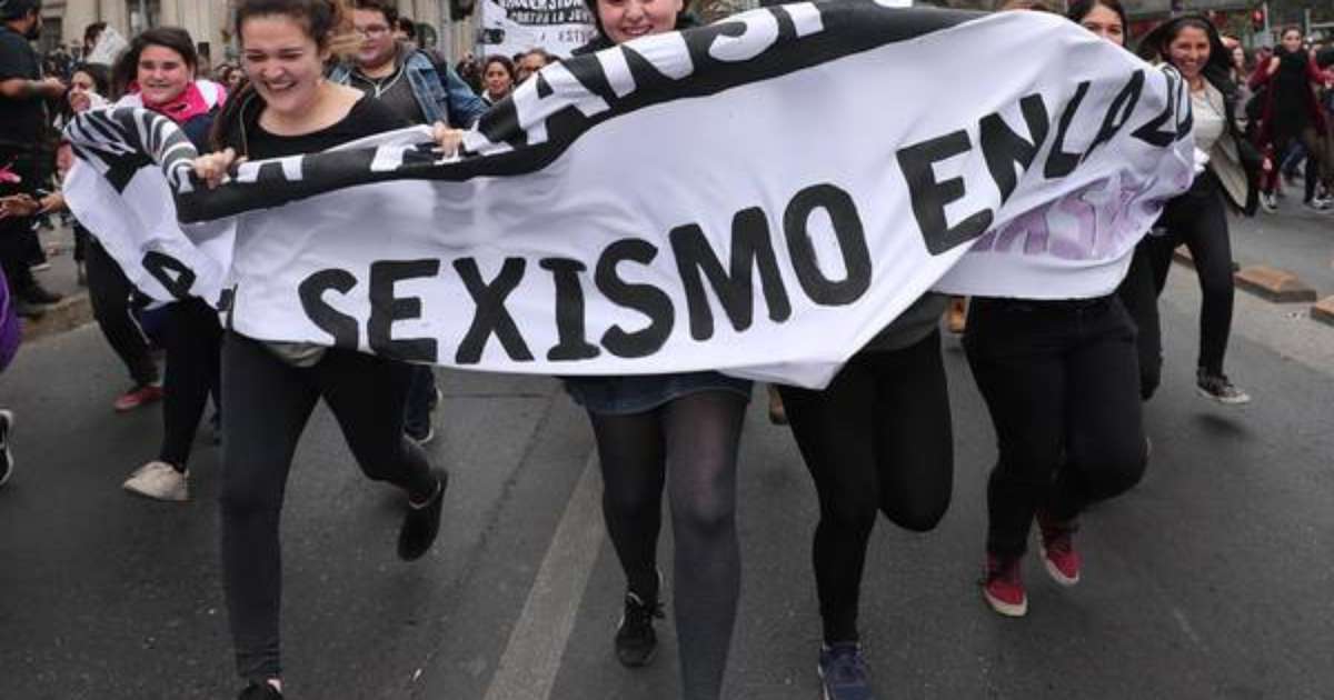 Mulheres dizem 'Não' ao machismo em protesto no Chile