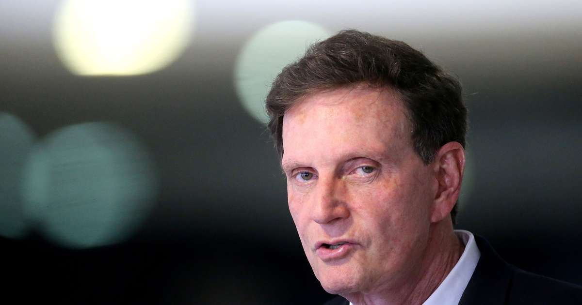 Crivella sinaliza apoiar Bolsonaro, mas resiste a armamento