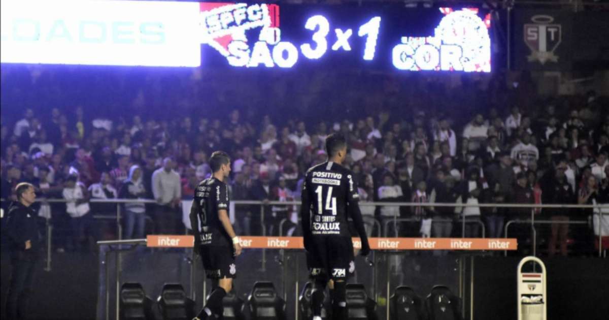 Derrota do Corinthians no Majestoso expõe equipe 'caindo aos pedaços'