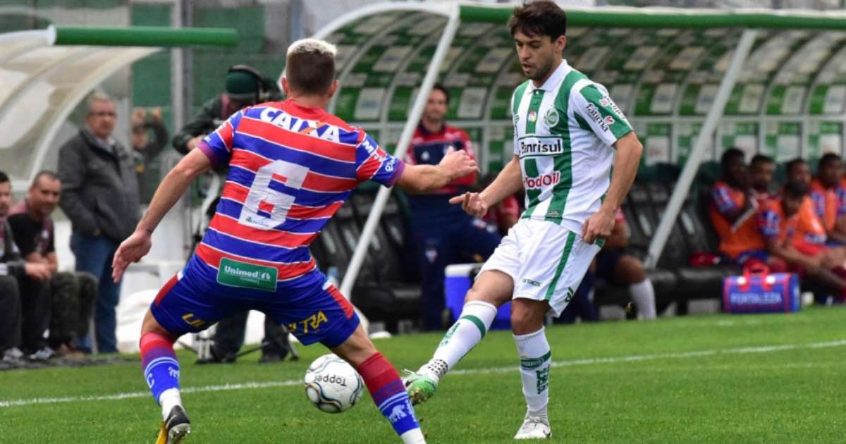 Felipe Mattioni projeta desafio de superar o Oeste em Barueri