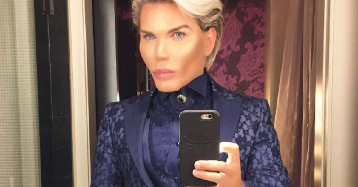 Ken humano brasileiro é expulso do 'Big Brother Reino Unido'