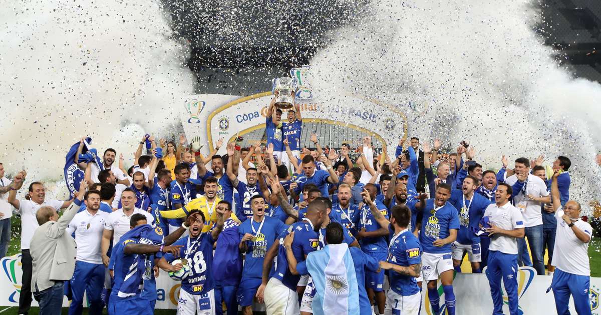 VAR anula virada do Corinthians e Cruzeiro leva o hexa