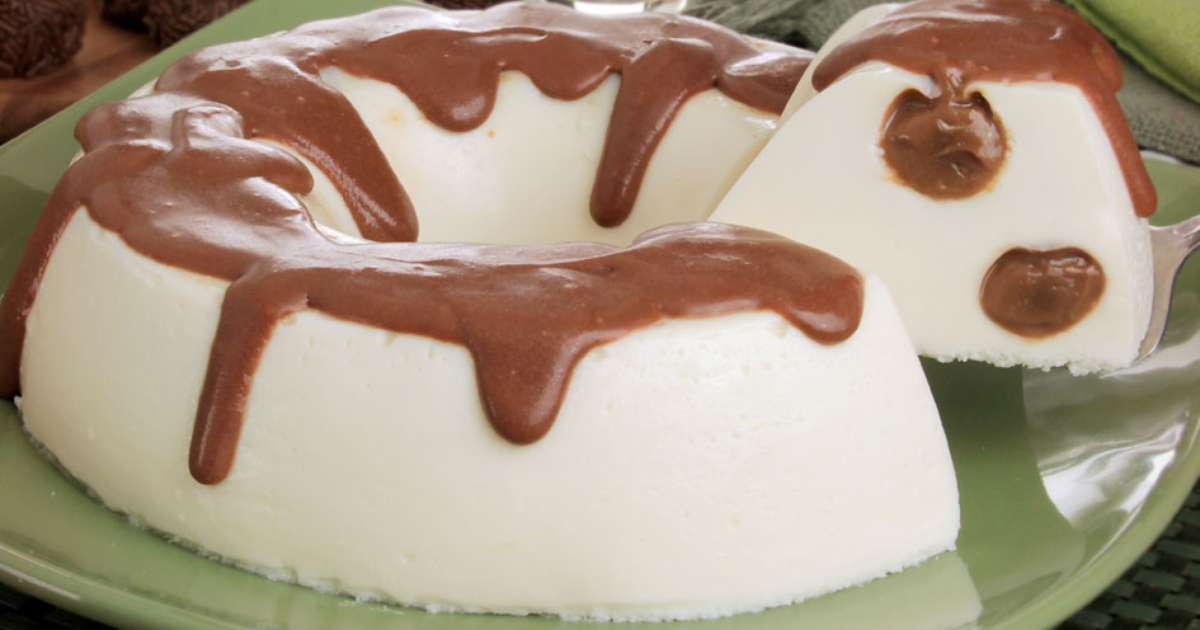 Flan de chocolate branco com brigadeiro