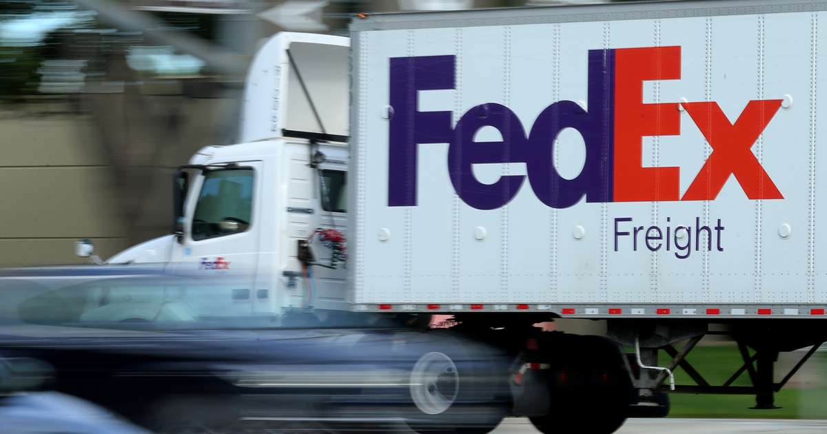 FedEx recua na bolsa após corte acima do esperado em projeções para 2019