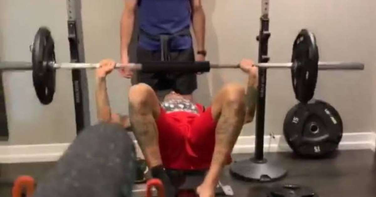 Lesionado, Neymar treina na academia do Paris Saint-Germain com ...