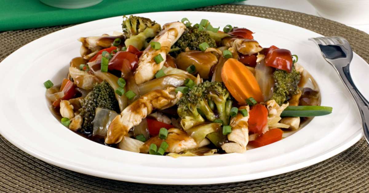 Refogado de frango com legumes