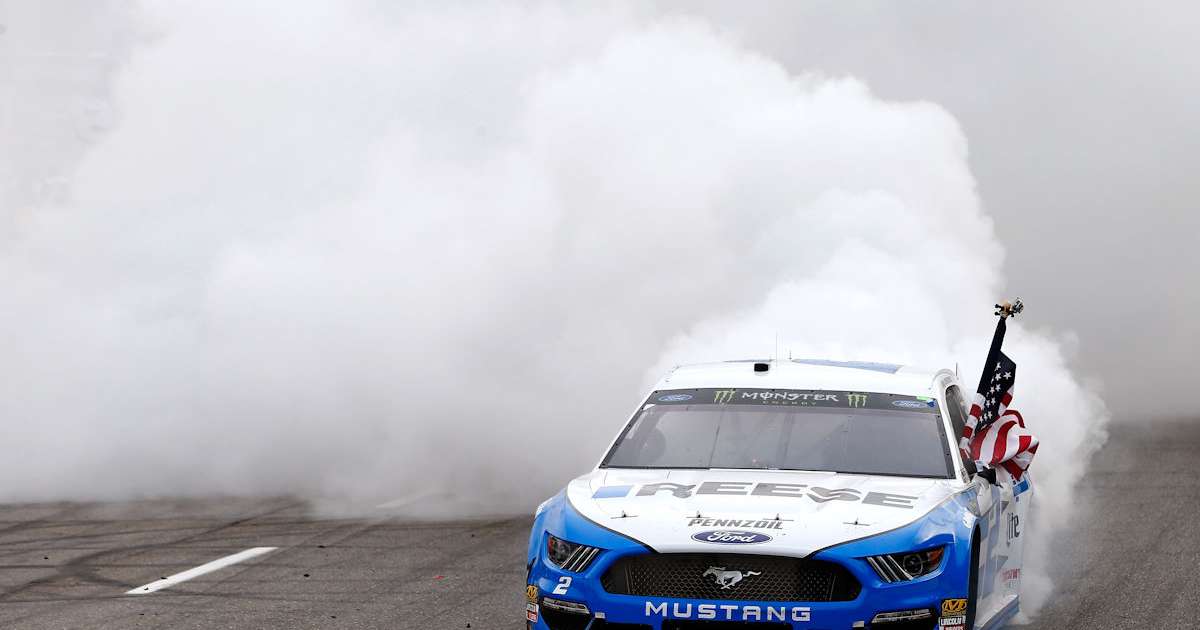 Cup Series: Brad Keselowski segura Chase Elliott e vence a corrida em ...