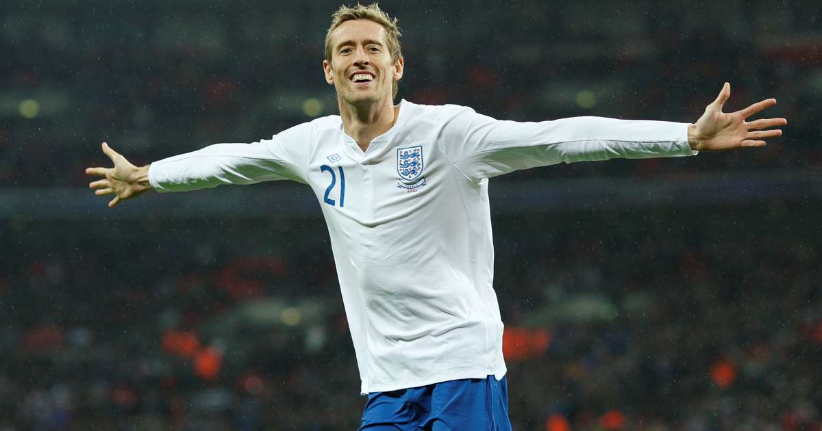 Ex-atacante da seleção inglesa Peter Crouch anuncia aposentadoria