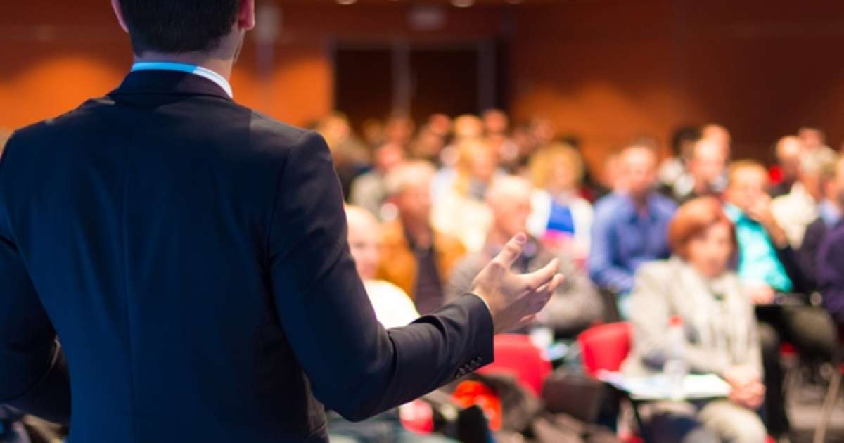 Como contratar um palestrante? Melhores práticas