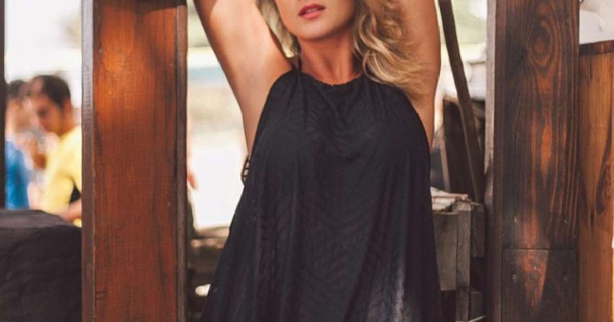 Batas e ponchos na moda praia feminina são a aposta para o próximo verão