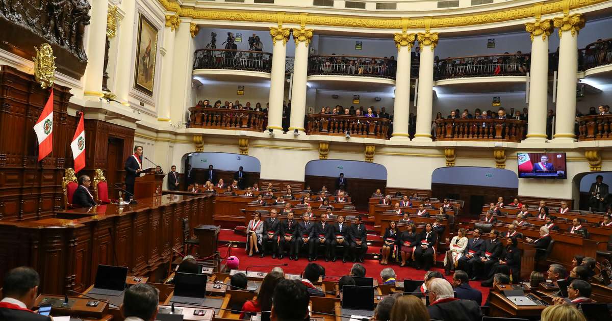 Peruanos votam para formar novo Congresso em tentativa de superar crise