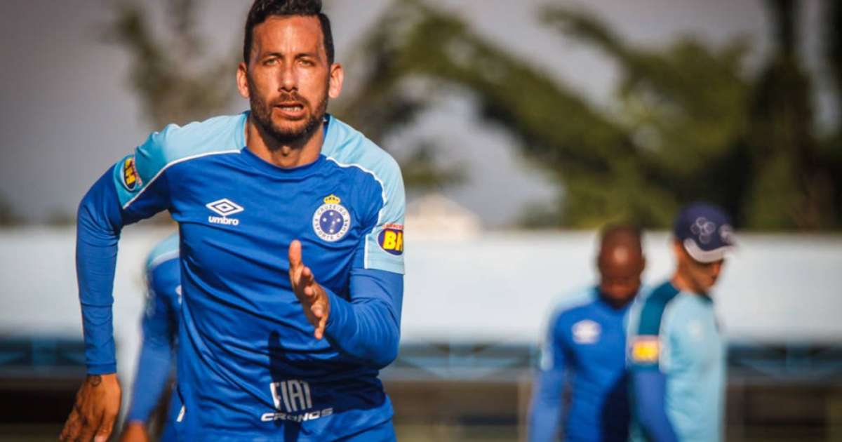 Ariel Cabral pede mais tempo e seu futuro no Cruzeiro é incerto