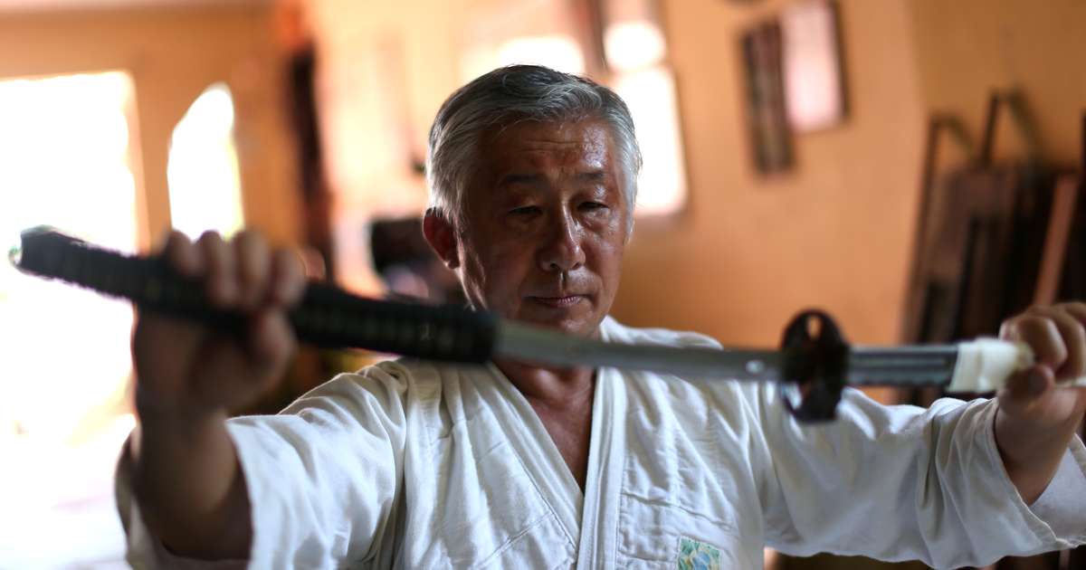 "Último samurai do Brasil" tenta manter viva tradição de fabricação de ...