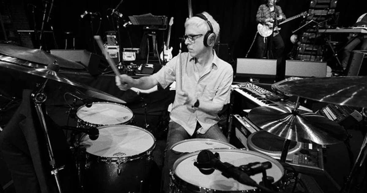 Morre Bill Rieflin, baterista do King Crimson, aos 59 anos