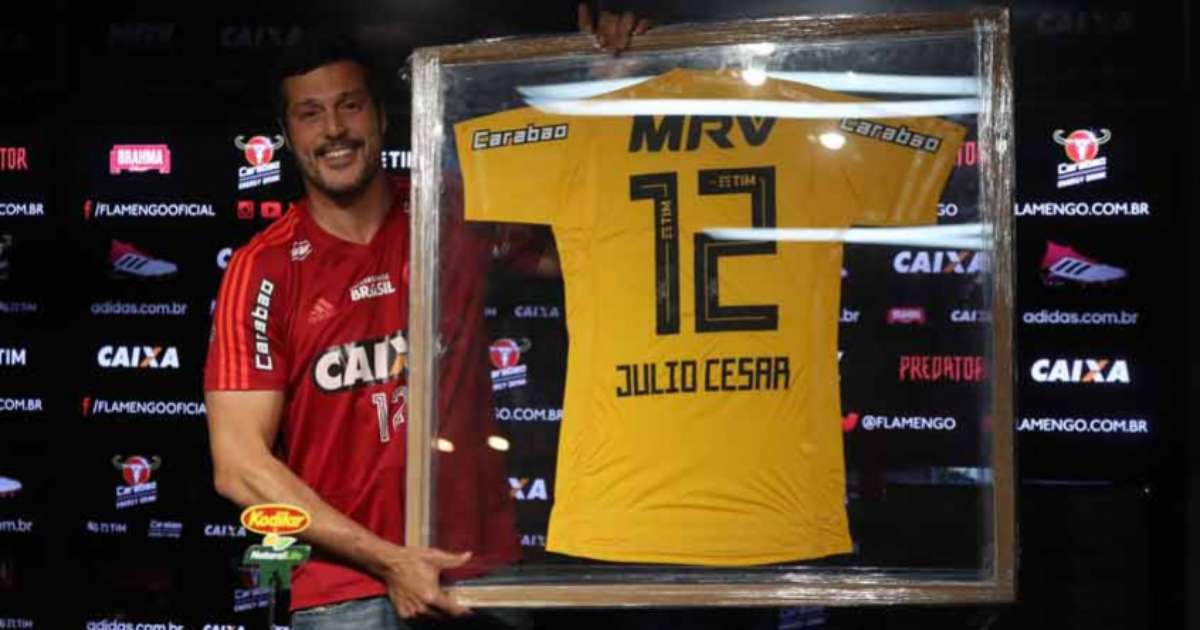 Júlio César responde se acredita ser o melhor goleiro da história do Fla