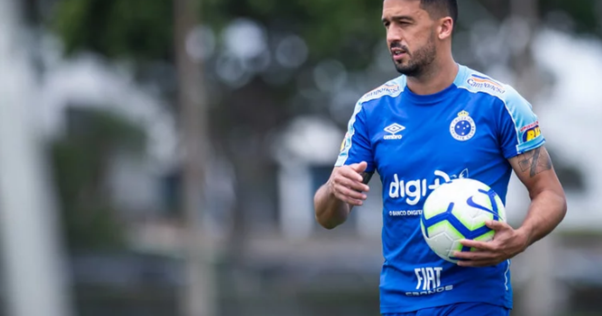 Edilson admite preocupação com Cruzeiro: "Acho difícil a gente subir"